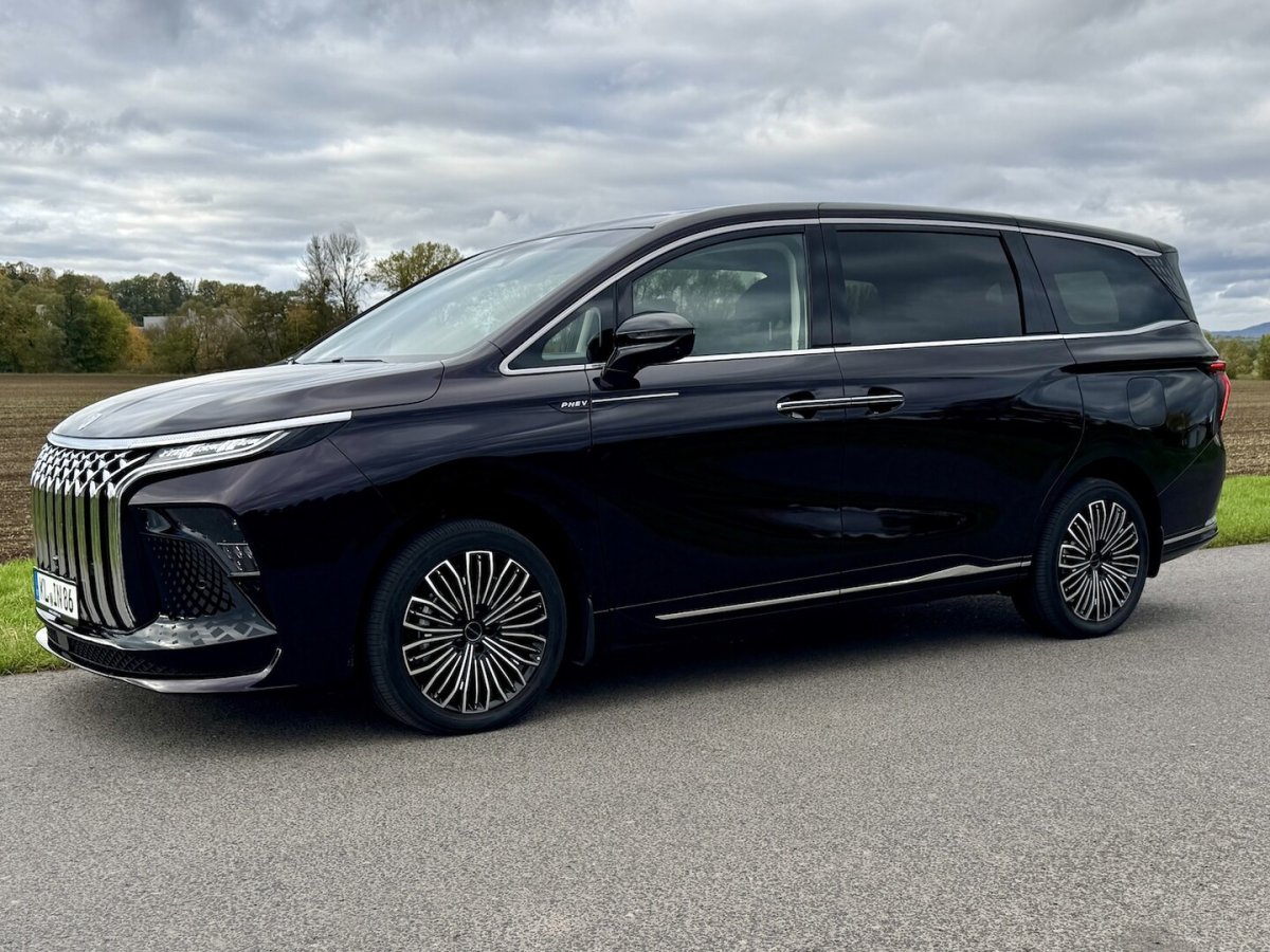 DFM Forthing 9 Plug-in Hybrid: Glitzer-Express | Autonotizen