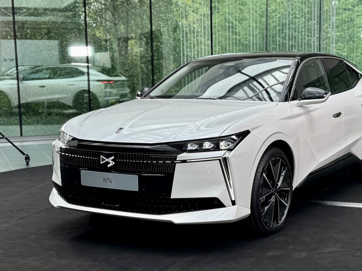 DS N°4 2025: Plug-in Hybrid und Elektro zum gleichen Preis | Autonotizen