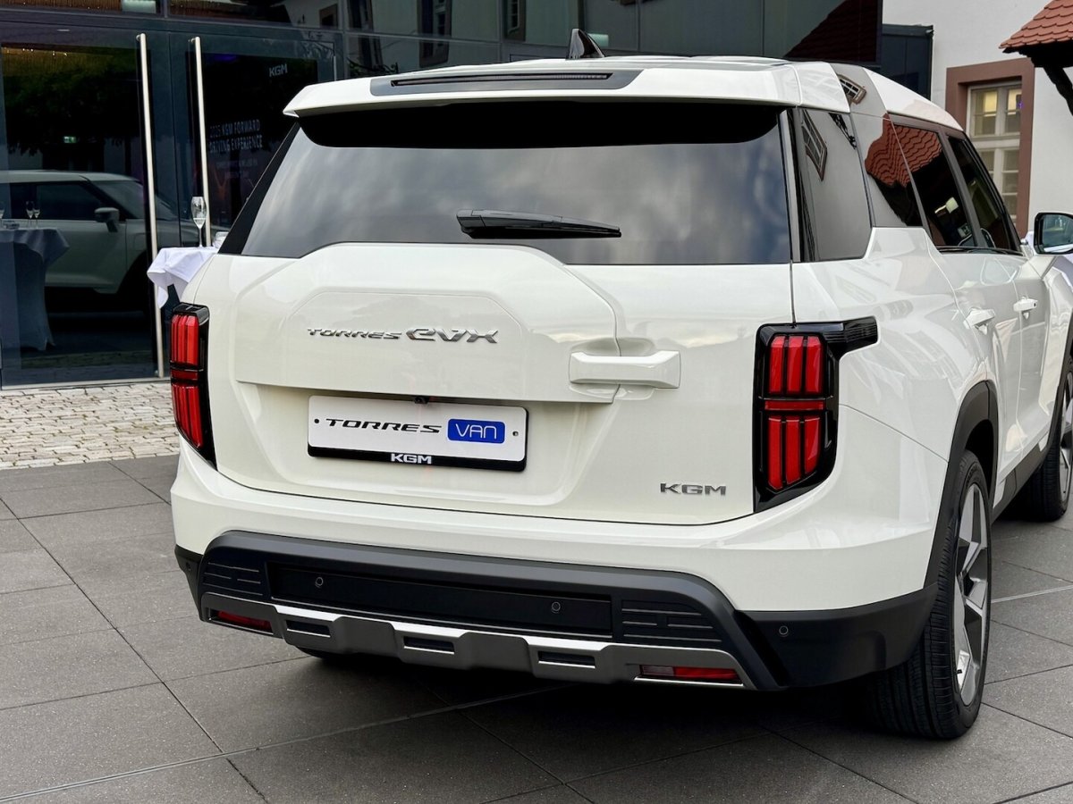 KGM Torres EVX Van: In diesem SUV versteckt sich ein Transporter ...