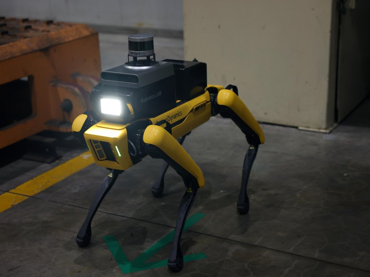 Hyundai kauft Boston Dynamics: Roboter-Hund bei Kia auf Streife ...