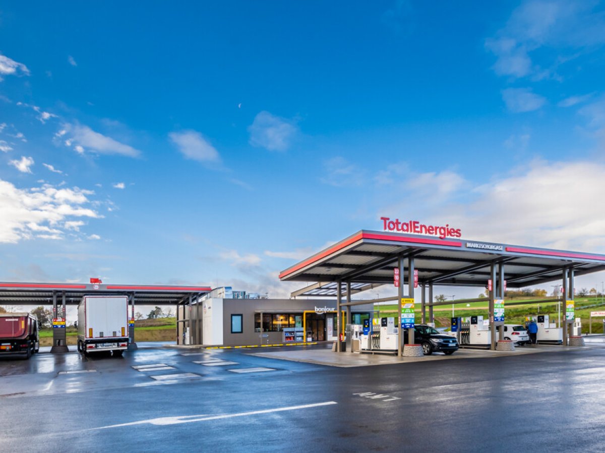 TotalEnergies zieht sich zurück: Das Ende der Tankstellen? | Autonotizen