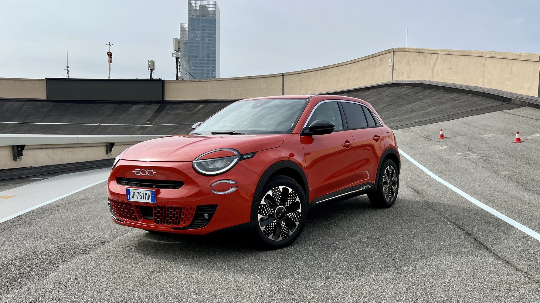 Fiat 600e: Kompakt, aber gleichzeitig groß | Autonotizen