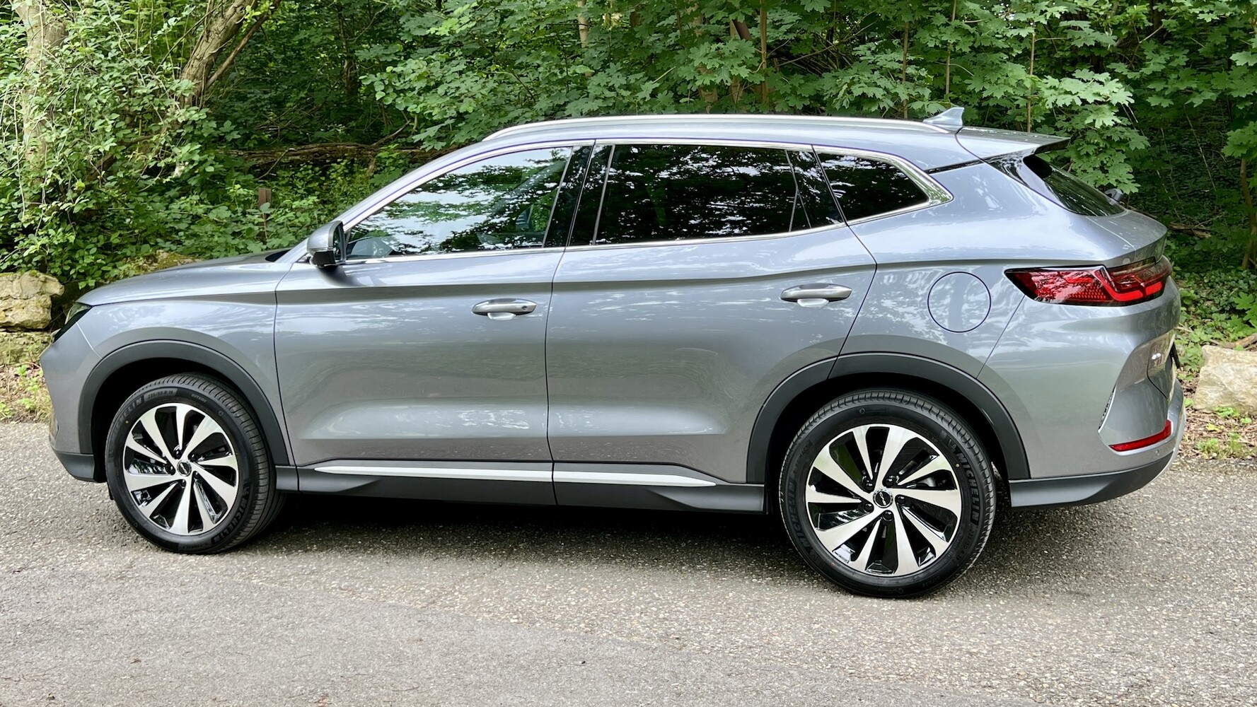 BYD Seal U DM-I: Hybrid-SUV zum Hammer-Preis | Autonotizen