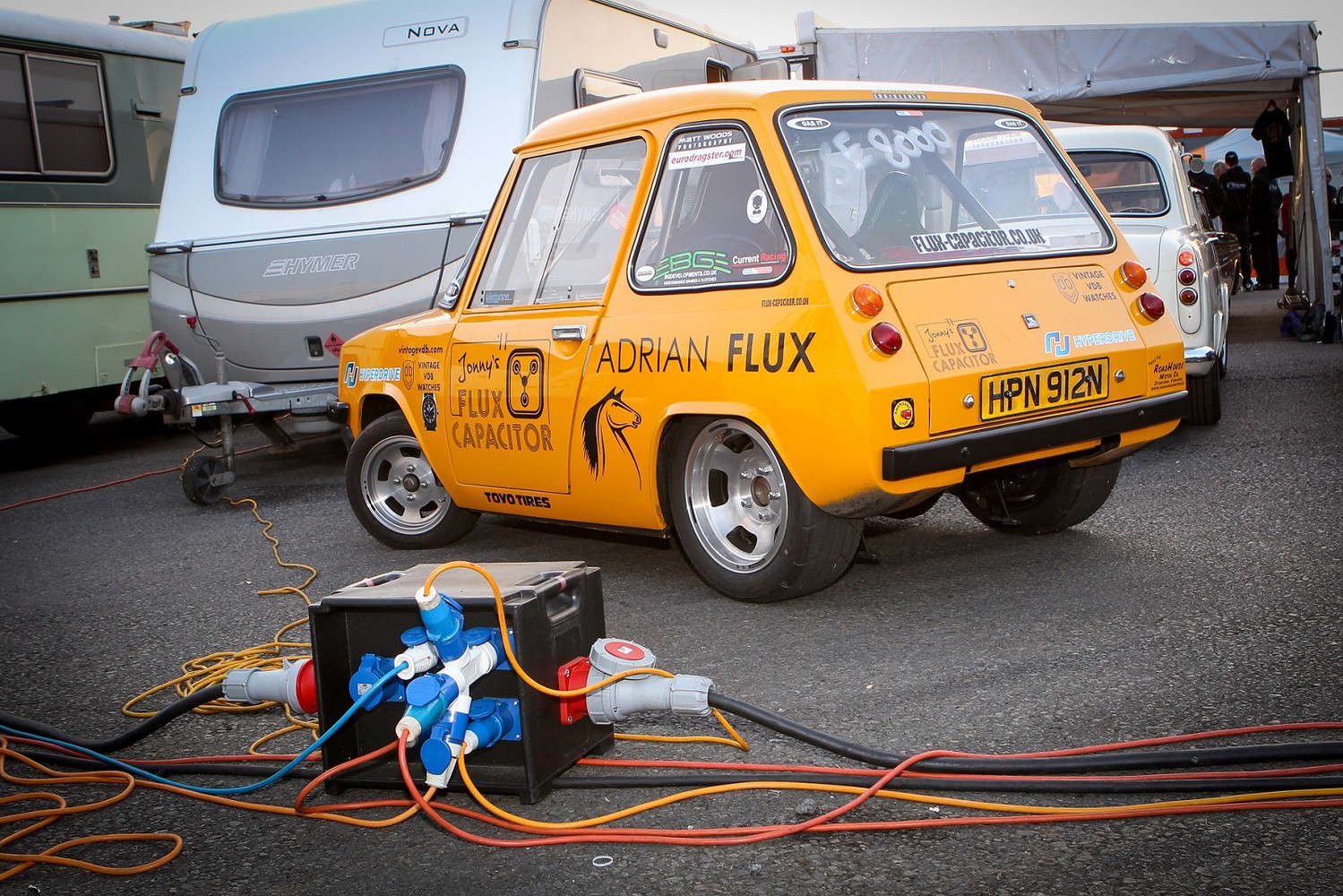 Umgebauter Enfield 8000: Elektrischer Drag-Racing-Würfel | Autonotizen