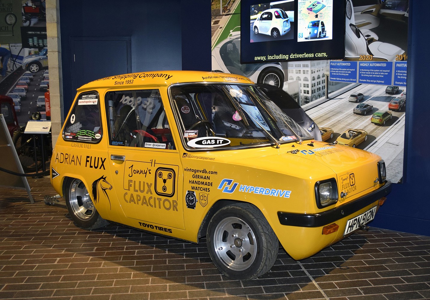 Umgebauter Enfield 8000: Elektrischer Drag-Racing-Würfel | Autonotizen